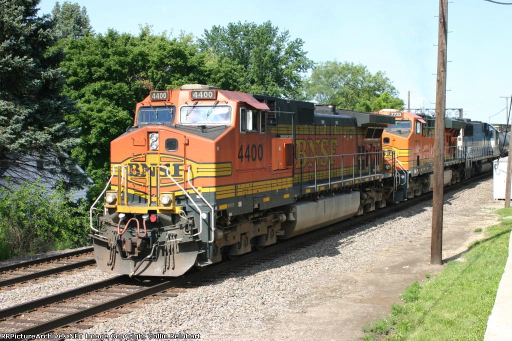 BNSF 4400
